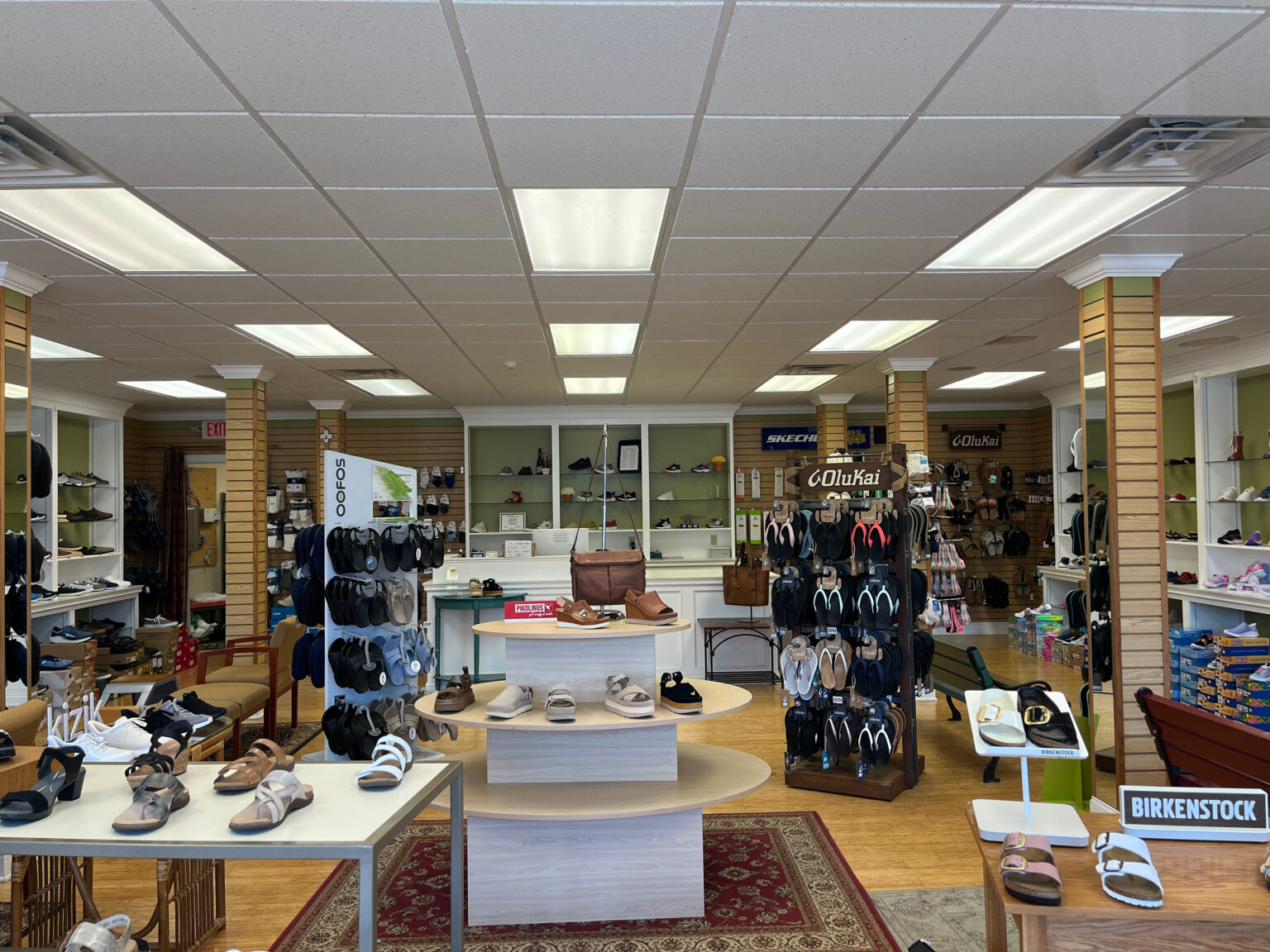 Home - Shoe & Sneaker Barn