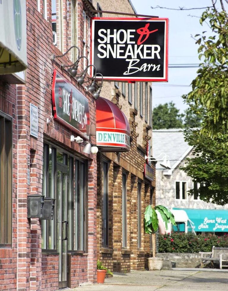 About - Shoe & Sneaker Barn